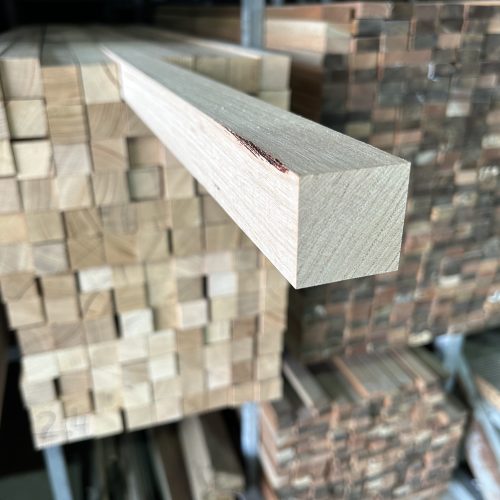 Hardwood KD Tasmanian Oak DAR 40x40mm Battens - I Got Wood